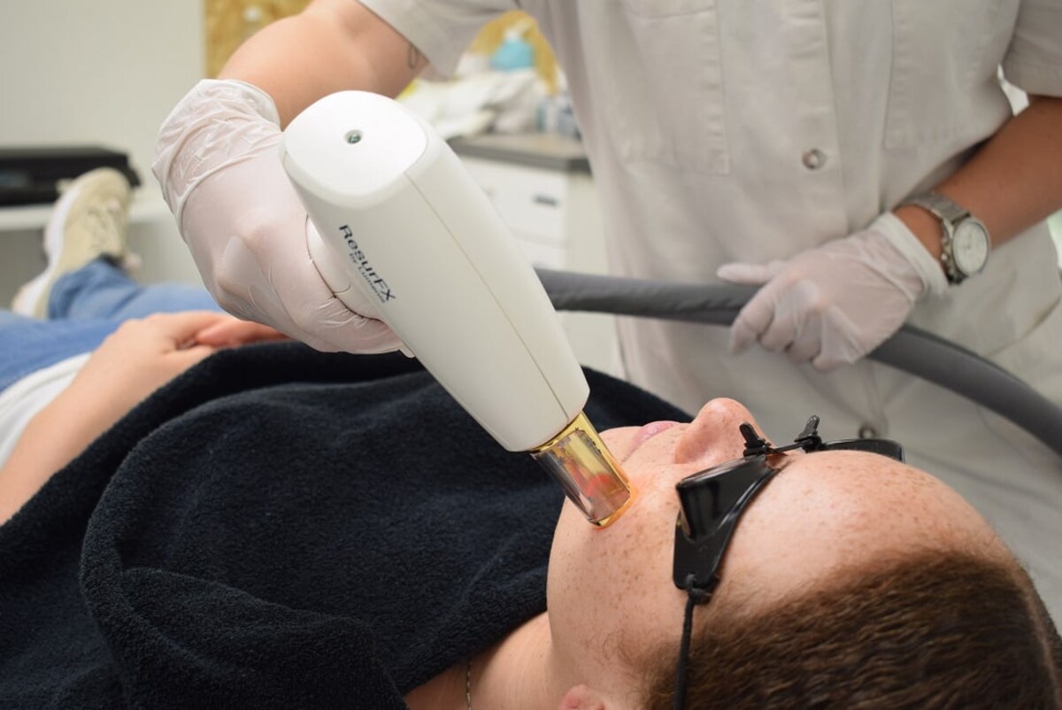Last van acne, overtollig vet of littekens? De (laser)behandelingen van ...