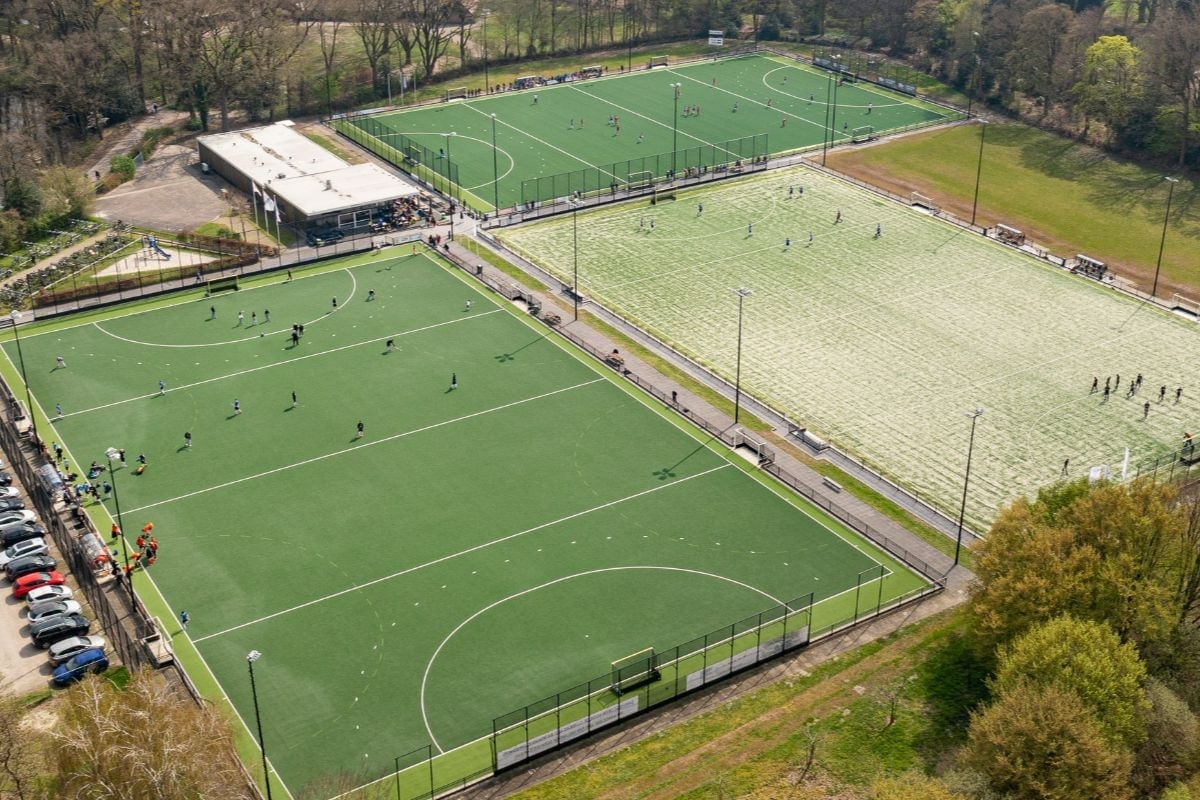 100 jaar hockeyclub MHC in Almelo: van houten hokje tot sportcomplex ...