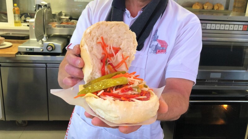 Dit is het verhaal achter het beroemde Broodje Mario uit Utrecht ...