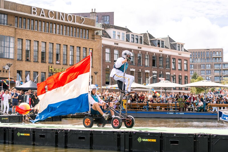 Nagenieten! Te land, ter zee en in de lucht in Delft zag er zo uit ...