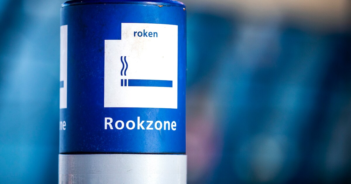 Peukie op het perron? Al zo lang is dat verboden op stations in ...