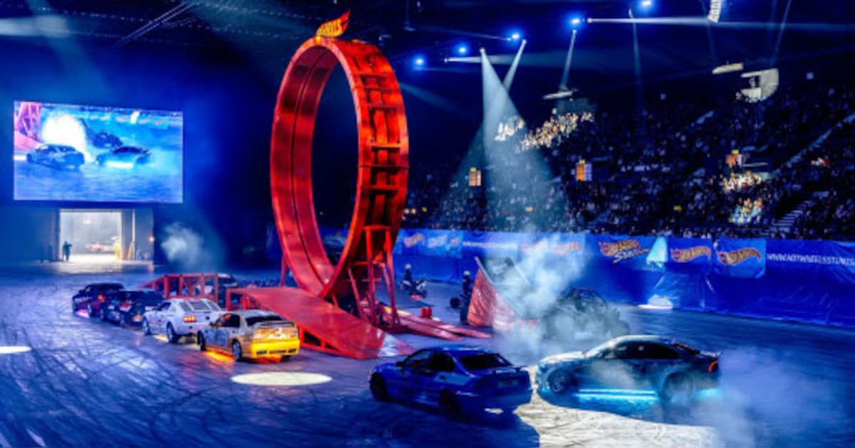 Raceauto’s die over de kop vliegen: deze stuntshow komt naar Rotterdam ...