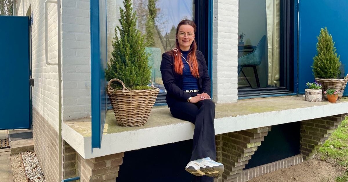 Slapen in een oud elektriciteitshuisje: Maud runt een B&B midden in het ...