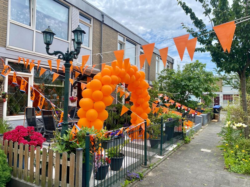 Foto's! Oranje boven, onder, links en rechts: Utrechtse straten hangen ...