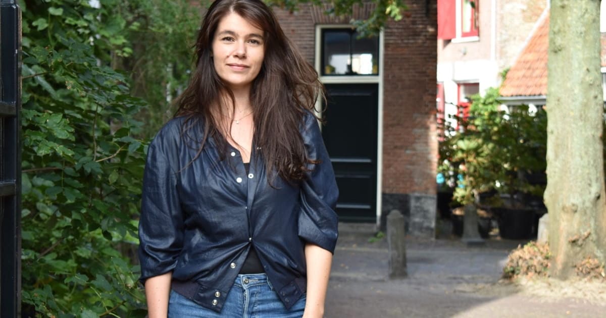 Singer songwriter Liselot leeft voor muziek: 'Ik speelde al viool toen ...