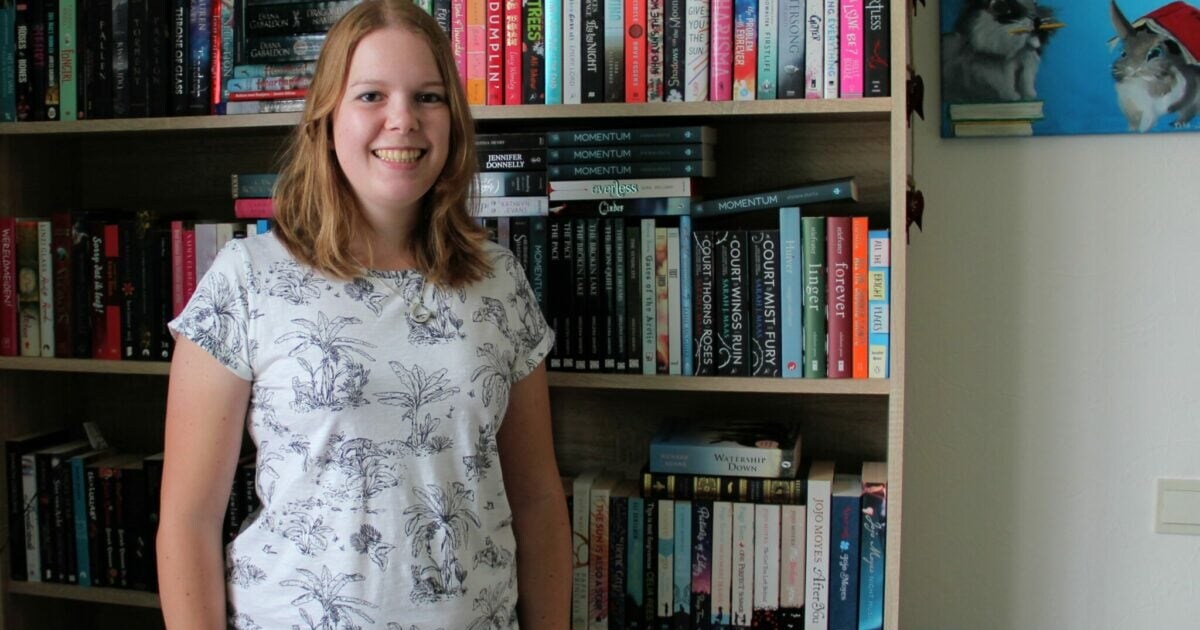 Bezige bij Rebecca vertaalde 'even tussendoor' haar favoriete boek ...