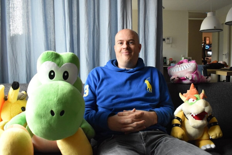 Binnenkijken bij Johan: 'Ik heb de grootste gamehal van Veenendaal in ...