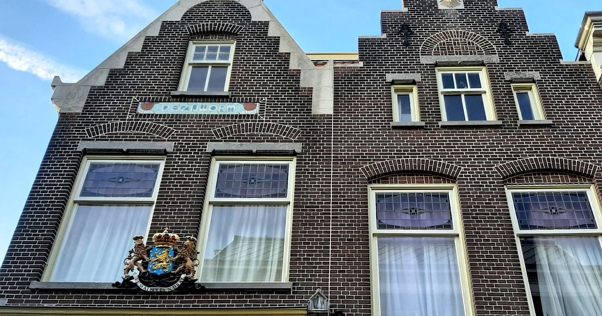 Opvallend! 5 x opmerkelijke gevelteksten op en om de Markt | Mysteries ...