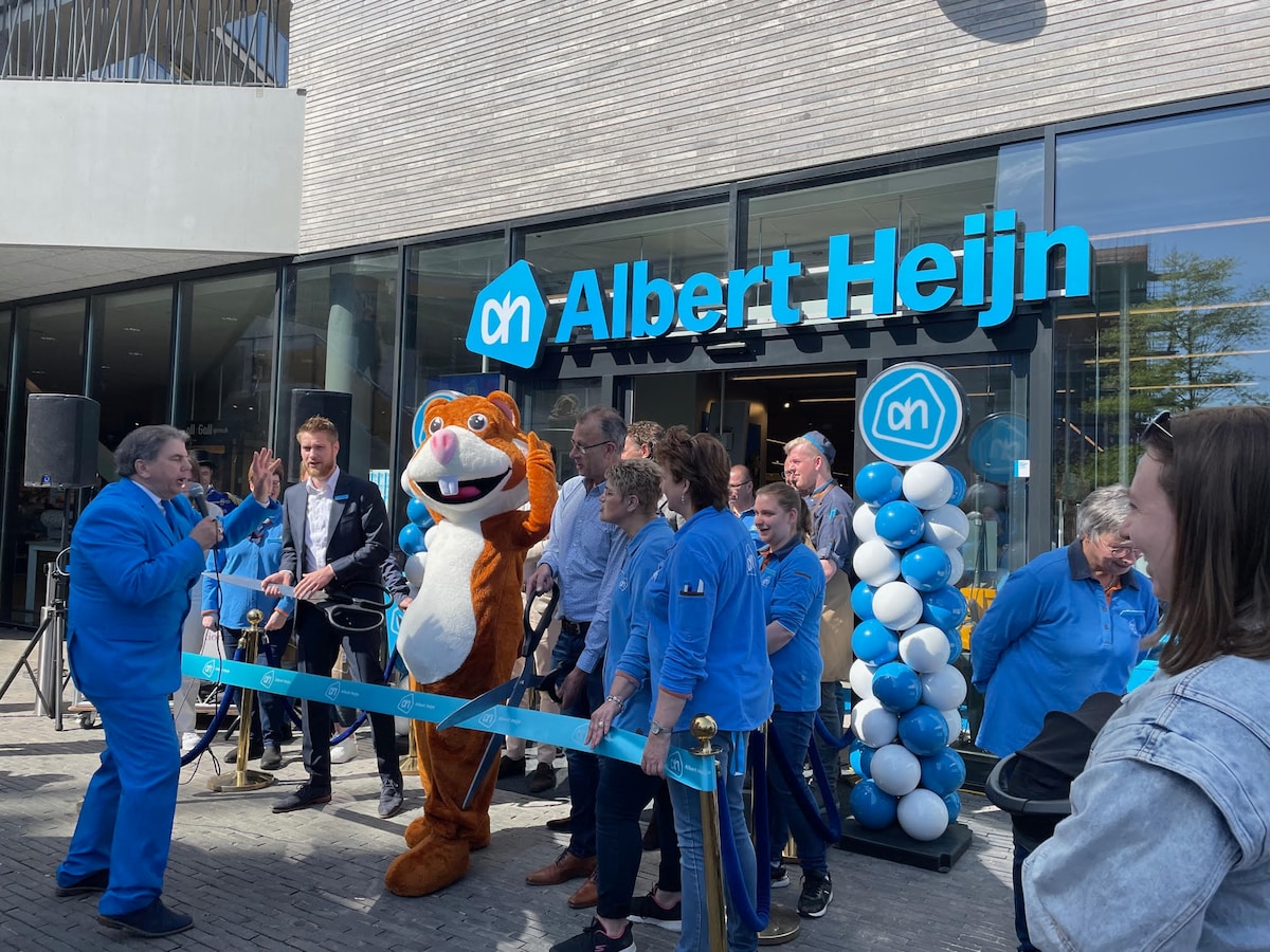 [VIDEO] Zien! De nieuwe Albert Heijn dicht bij station Breda is open ...