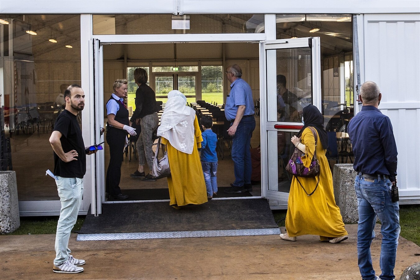 [Fotoreportage] Dit is de noodopvang in Zoutkamp voor Afghaanse ...