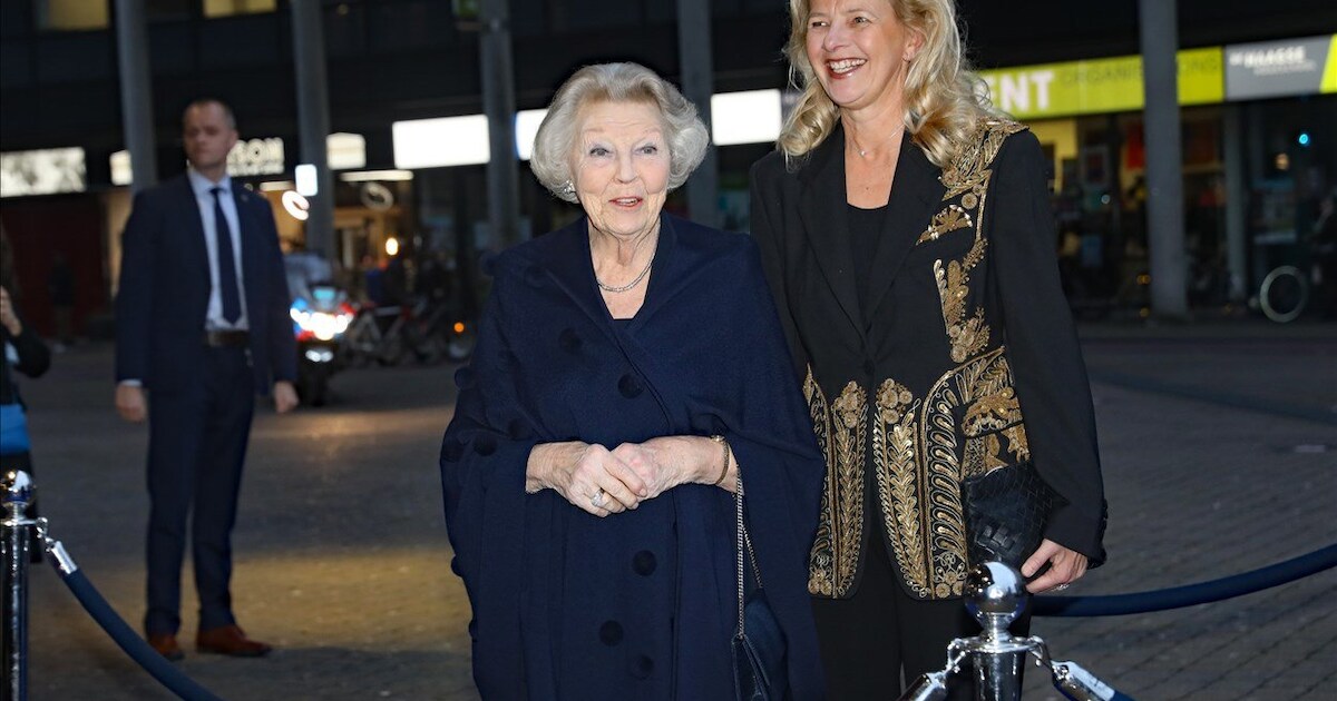 Foto's: Beatrix en Mabel samen bij uitreiking in de Haagse Hogeschool ...