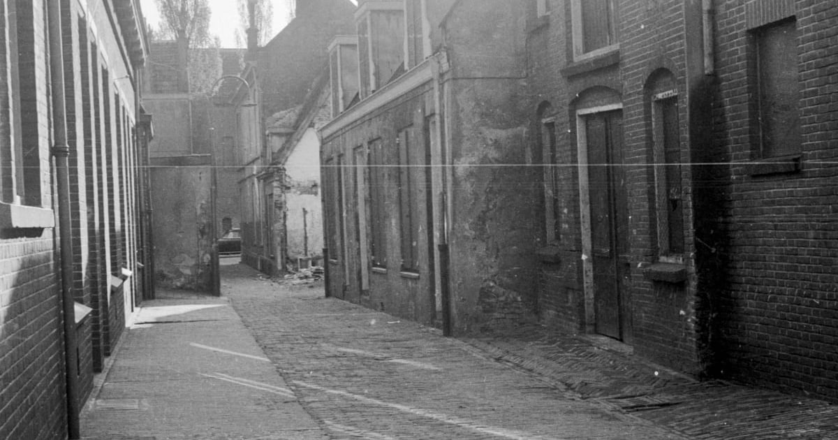 Kijk en vergelijk: zo zag de Dorstige Hartsteeg er 70 jaar geleden uit ...