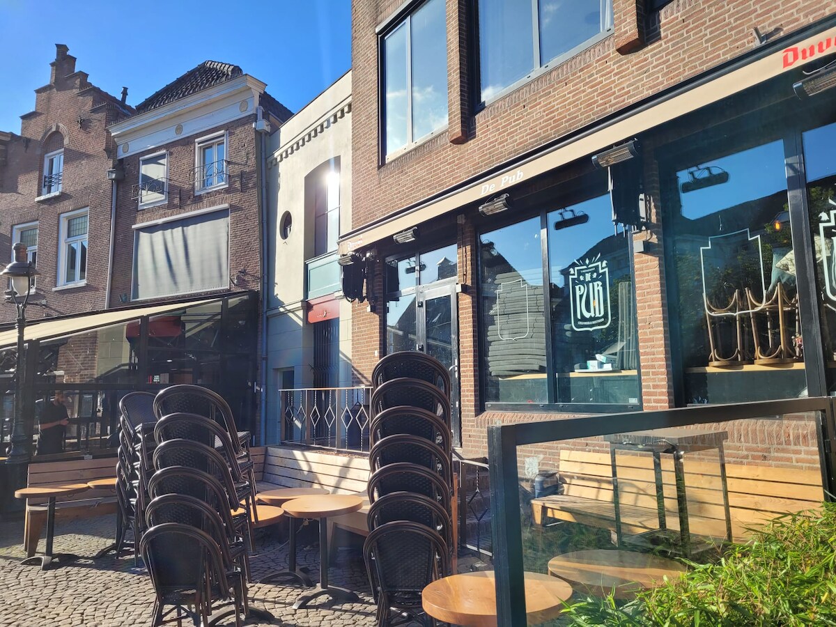 Cheers! Deze nieuwe kroeg vind je vanaf nu op de Uilenburg | Foto ...