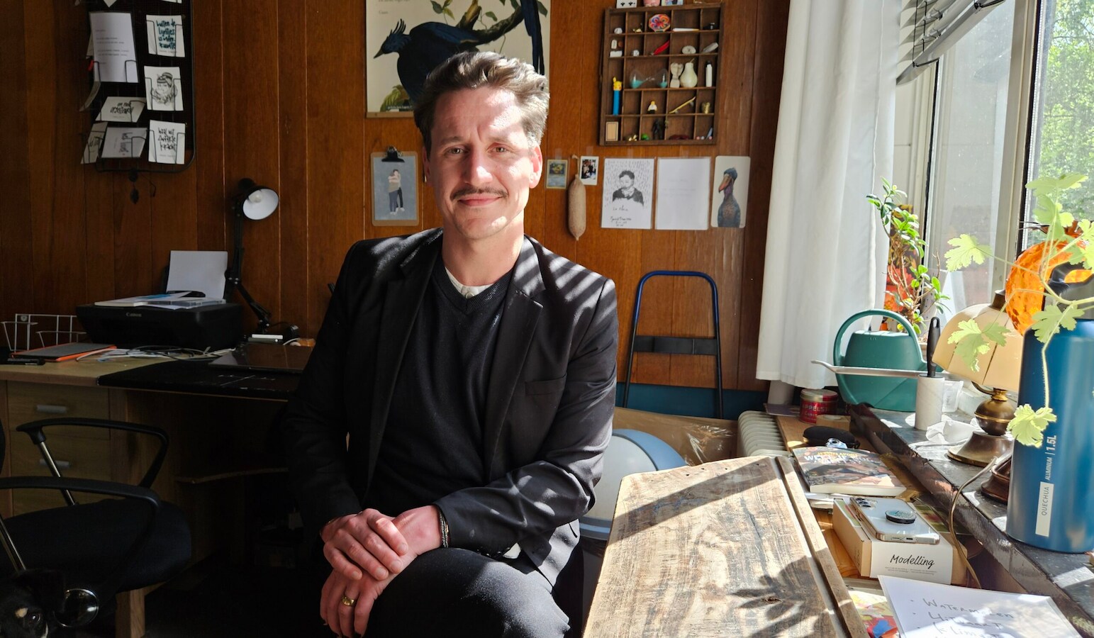 Jesse (33) is de stadsdichter van Arnhem: 'Ik ben er per ongeluk mee ...