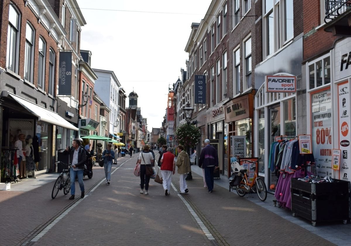 Geld moet rollen: aantal miljonairs in Leiden toegenomen | Foto ...