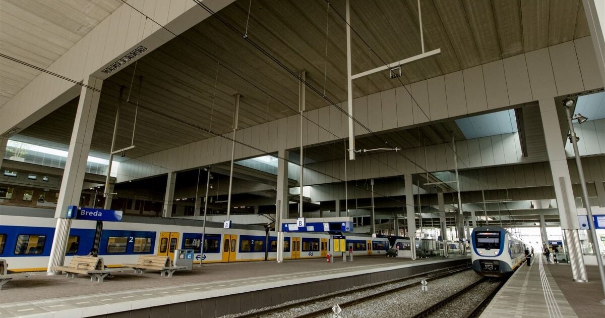 Peukie op het perron? Al zo lang is dat verboden op station Breda ...