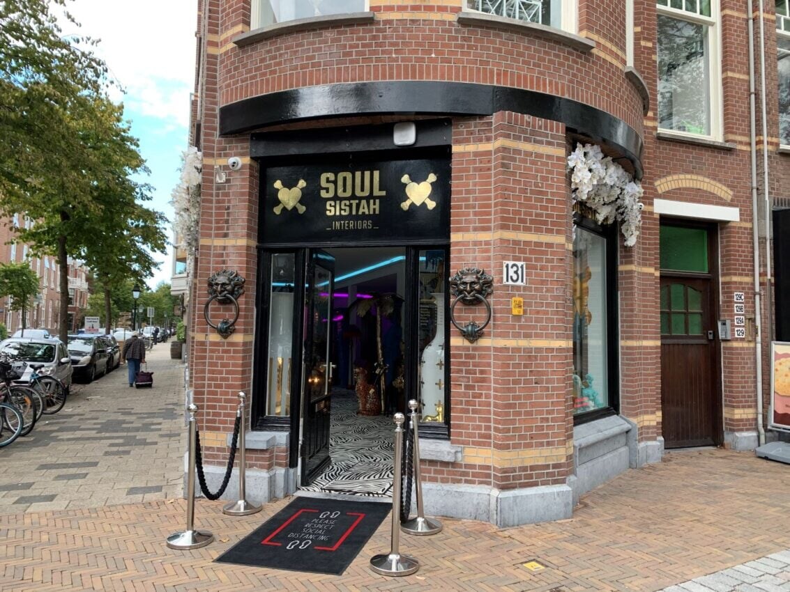 Bij deze nieuwe winkel op de Fred verkopen ze opgezette zwanen ...