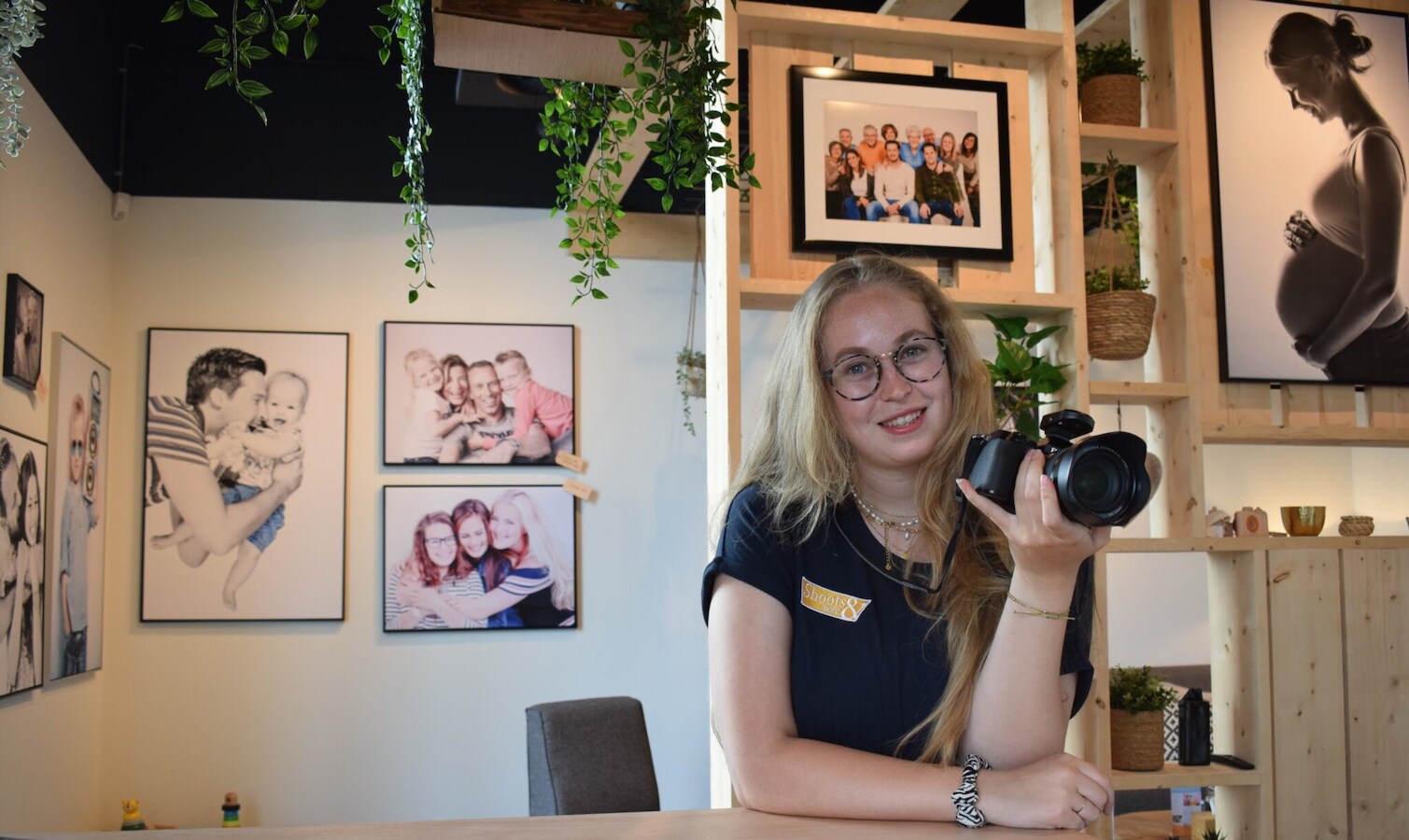 Lisa runt nieuwste fotostudio in Utrecht: 'Het belangrijkste is dat ...