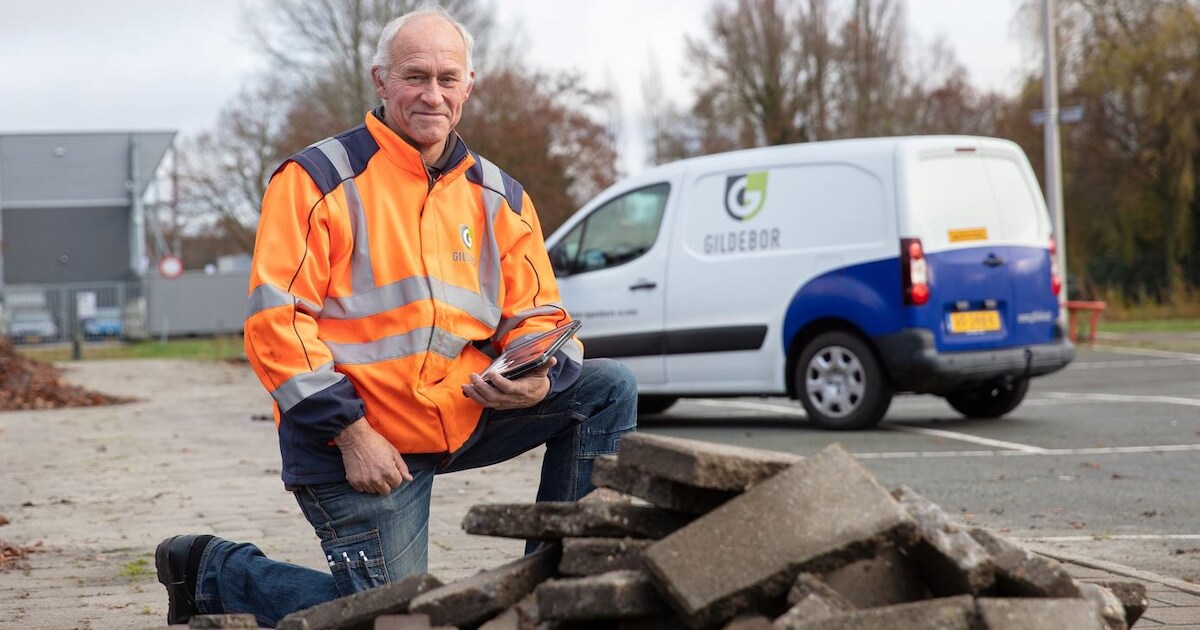 Jelle verzorgt al jaren het groen in Hengelo: 'Ik maaide het gras in ...