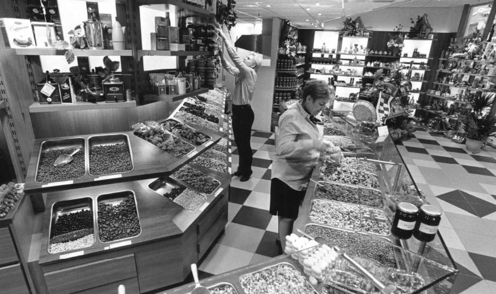 Nostalgie! 7 x oude foto's van het versland in de Passage in het ...