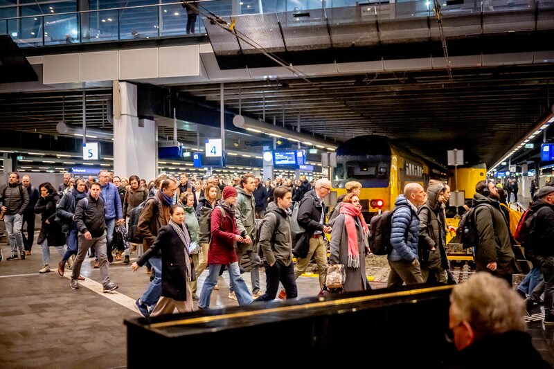 Een heel weekend geen treinen van en naar station Den Haag Centraal ...