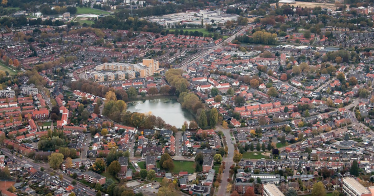 Mooi om te zien! Zoveel is Hengelo veranderd in de afgelopen 35 jaar ...