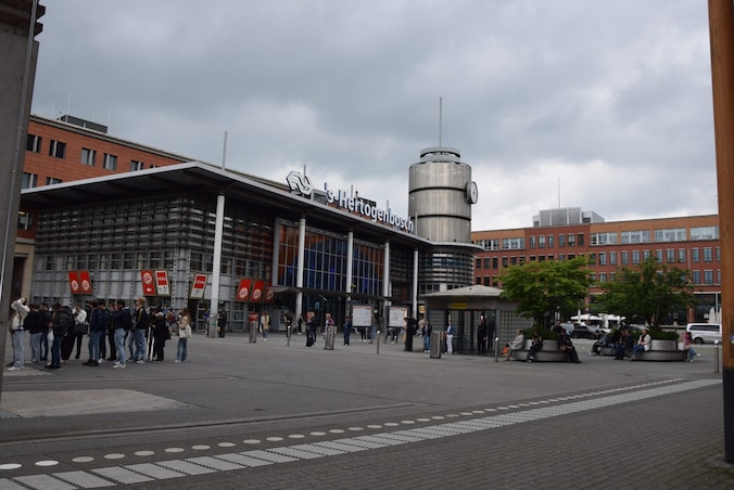 Dit gaat er de komende jaren veranderen op het Bossche station | Regio ...