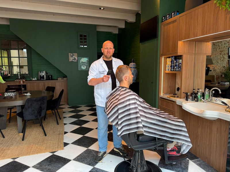 Michels barbershop Haarsnijder & Barbier bestaat één jaar: ‘Ik wil dat ...