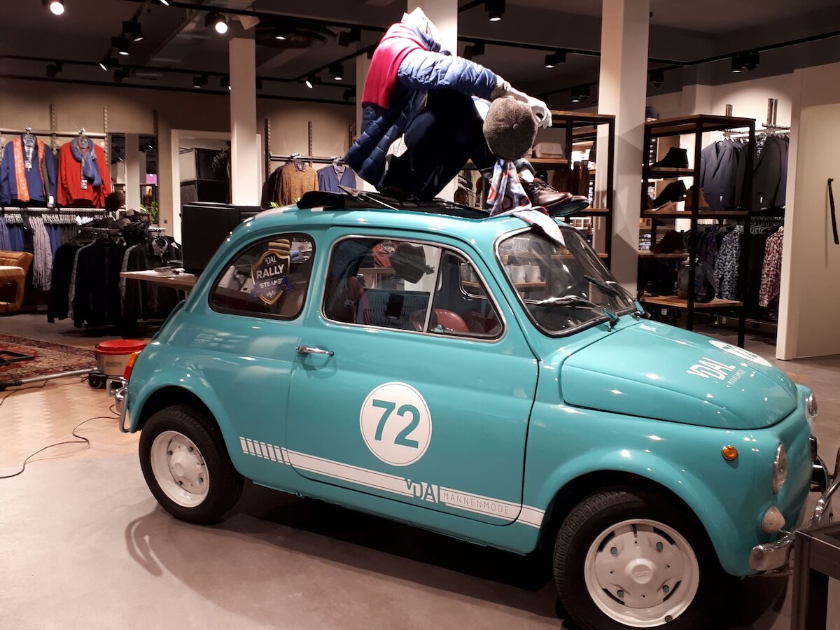 Op deze dag opent herenmodezaak Van Dal en zo ziet de winkel eruit ...