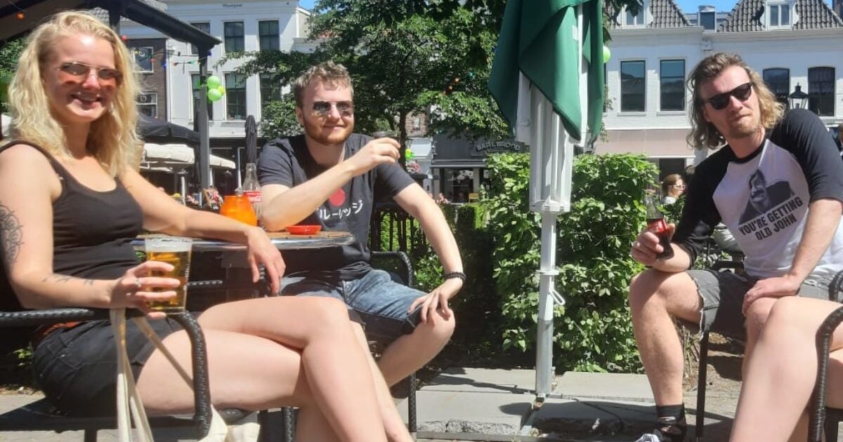 De terrassen in Zwolle zijn open: win een middag borrelen op je ...
