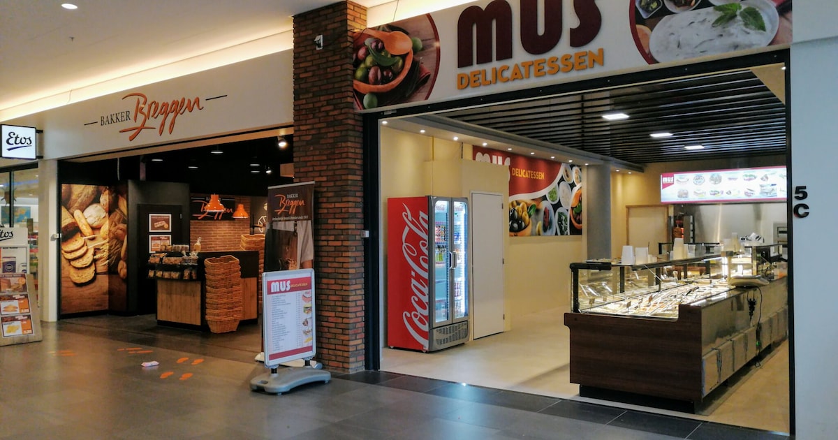 Al gezien? Er is een Turkse delicatessenzaak geopend tegenover de AH XL ...